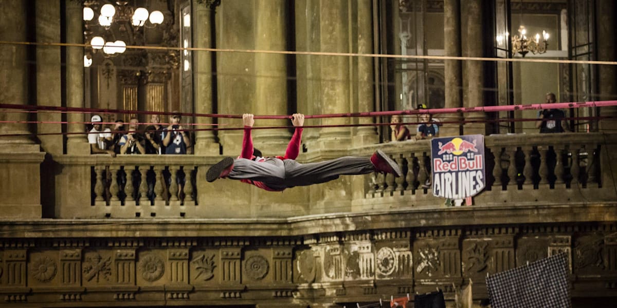 Red Bull Airlines slackline Catania 2014