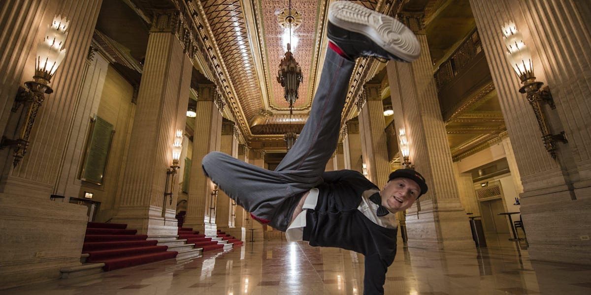 Vidéo : Le Kickouts en breakdance avec B-boy Mikel