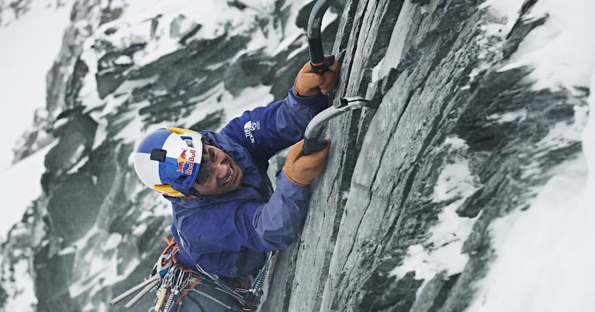 Red Bull Wingfinder: Climber David Lama takes the test