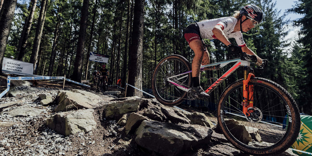 Emily Batty's Bike Check - Bike Spec of her Canyon XCO