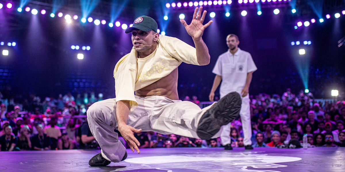 Red Bull BC One World Final : Robin vs Flying Machine