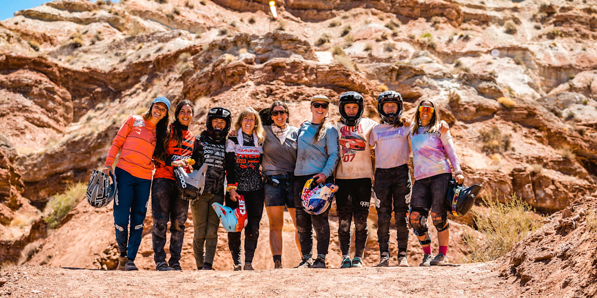 Red Bull Formation 2021: Female freeriders changing MTB