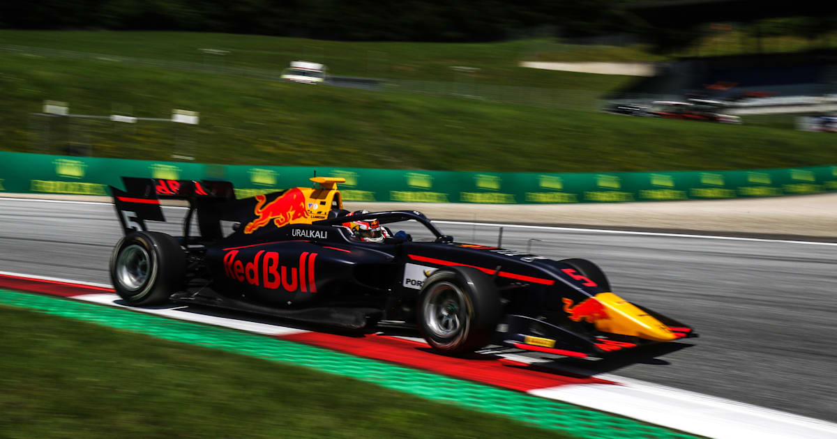 How does a Formula 2 driver incorporate simulator racing into his training?