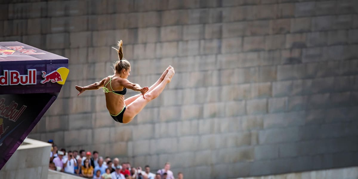 Red Bull Cliff Diving 2019: Women's top 3 dives Bilbao