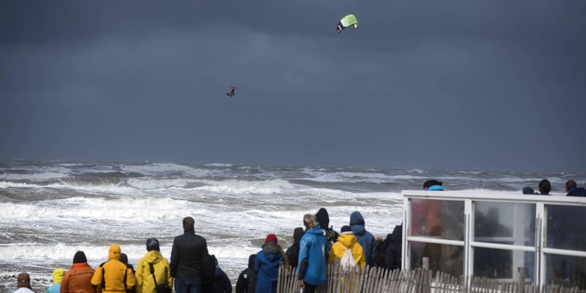 Red Bull Megaloop: Wind and storm conditions required