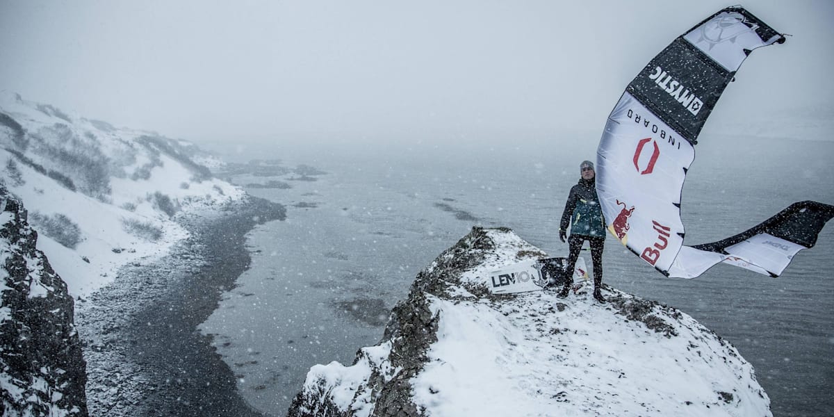 Kitesurfing winter tips: How to keep warm in water