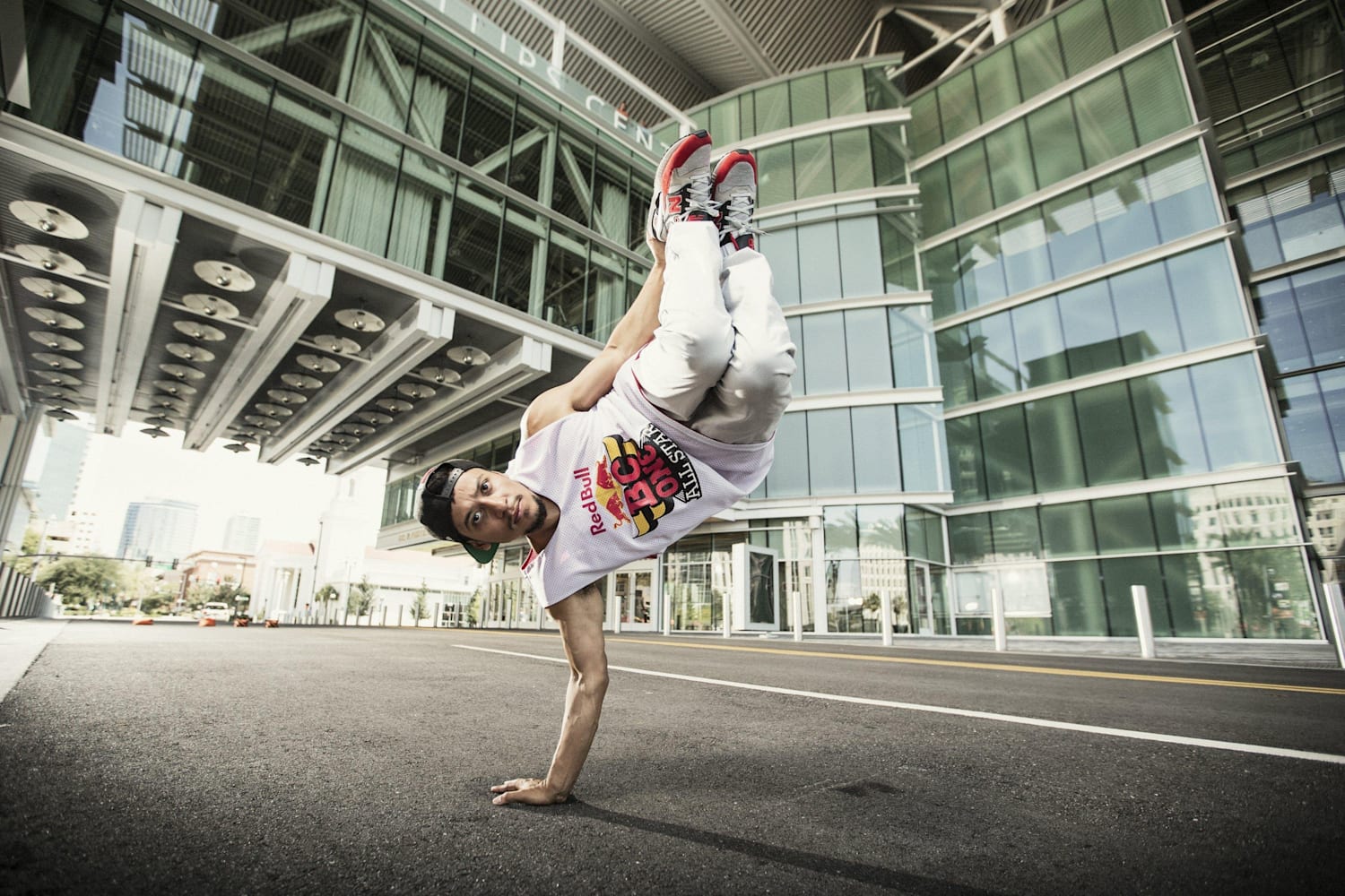 RoxRite 100: Follow b-boy quest for 100 wins ++video++