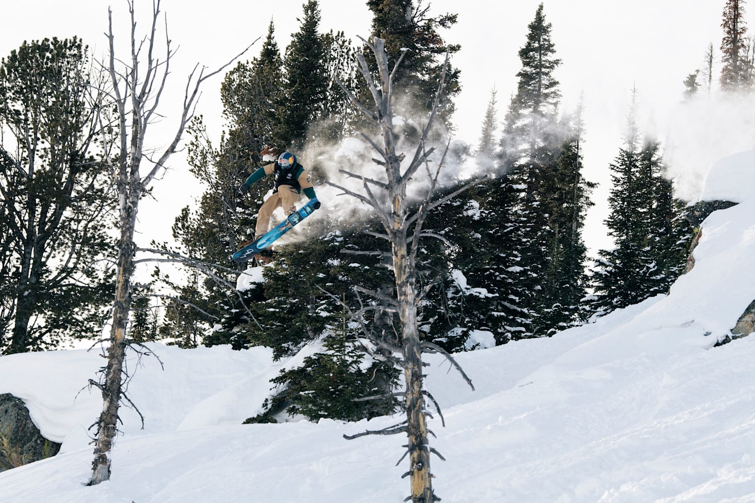 Natural Selection Tour: Snowboarding shoot in Canada