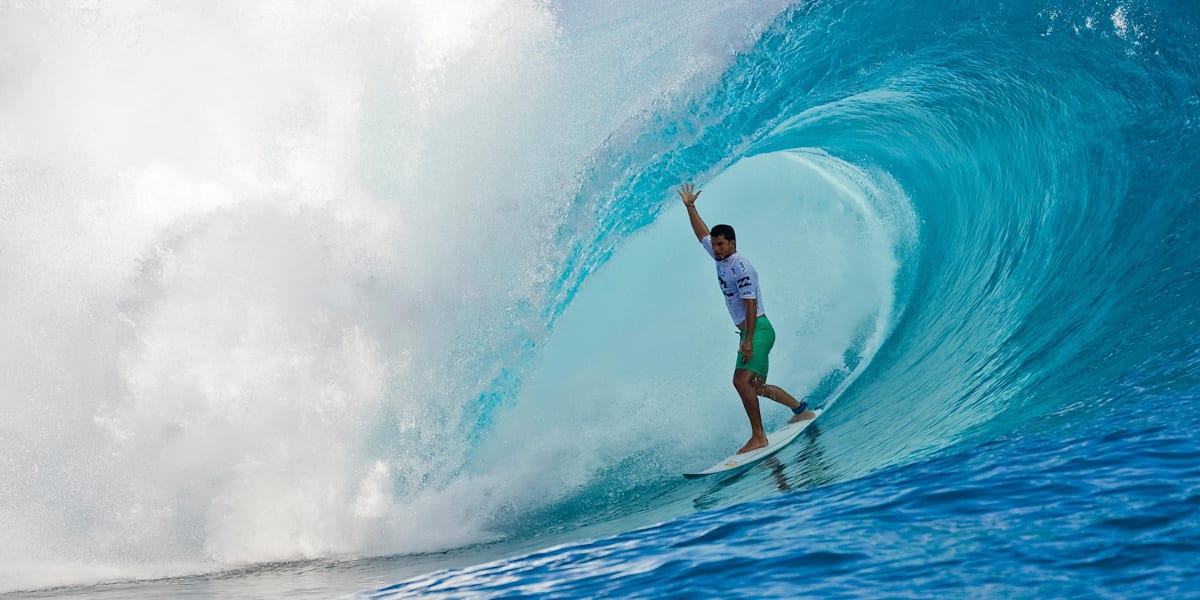 Surf : Top 10 des vagues notées 10 points en vidéos