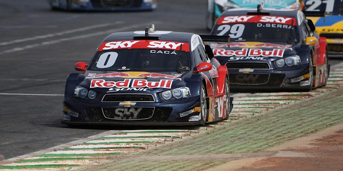 Caca Bueno leads Red Bull Racing 1-2 in Brasilia