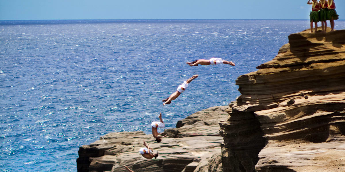 cliff diving maui