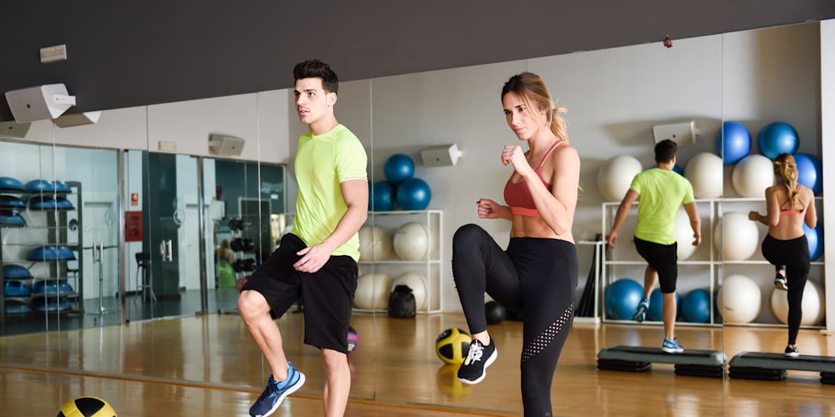 Ejercicios con step Entrenamiento para principiantes Ejercicios con step Entrenamiento para principiantes