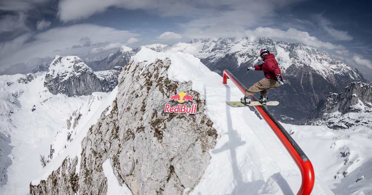 Slopestyle on the Edge: Narrowest course on a mountain ridge
