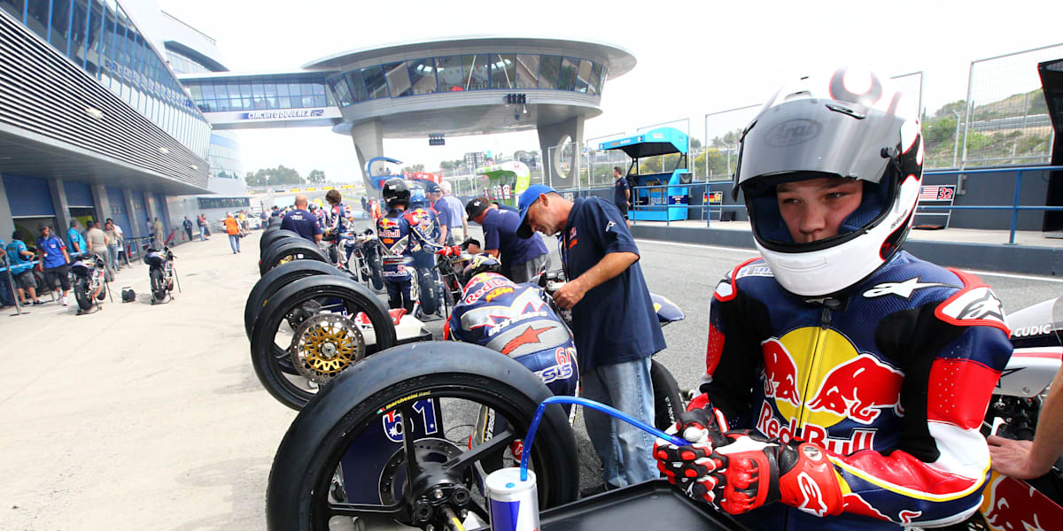 BLOG | Deni Cudic getting used to his bike in Jerez