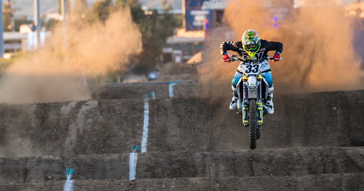 Red Bull Moto Spy T1 E2: Josh Grant corre en casa