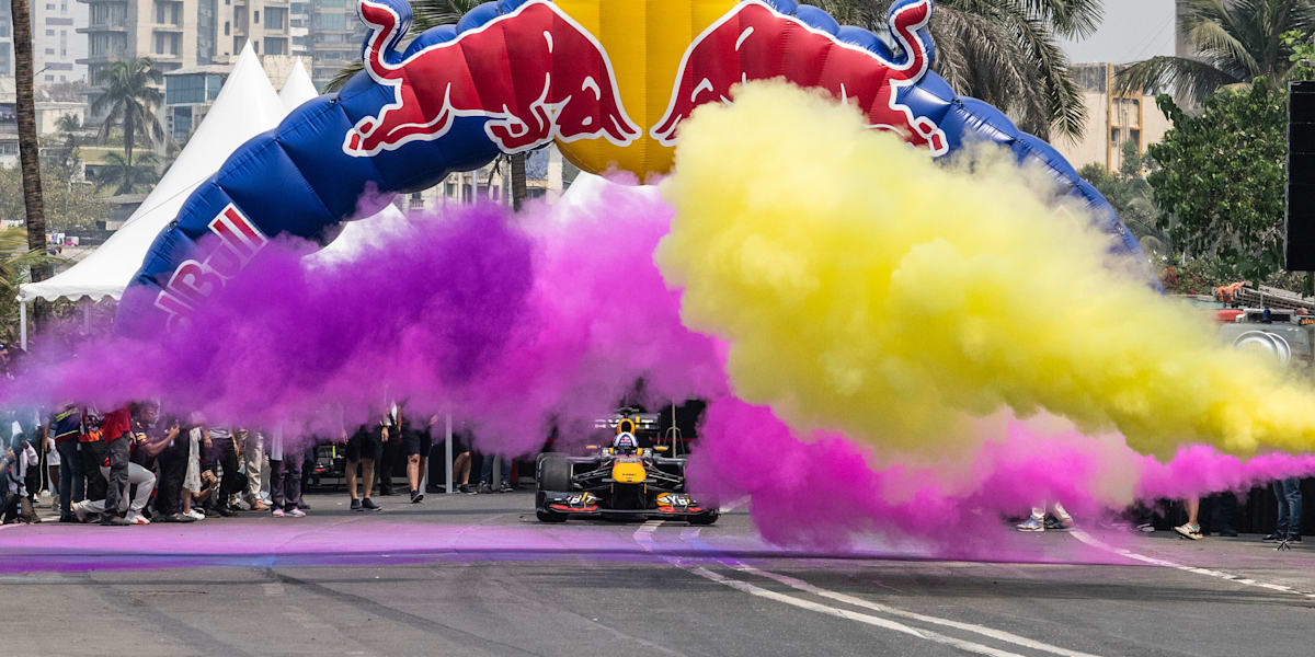 Red Bull Racing monopost RB7, ktorý dominoval Formule 1