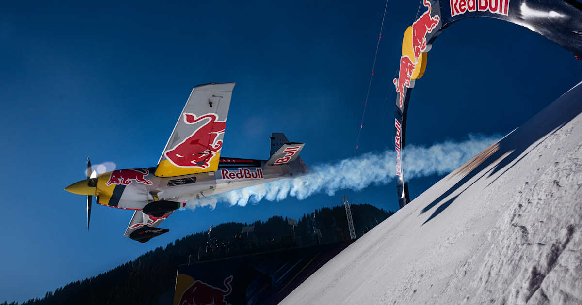 Epic world-first: Dario Costa conquers Streif at 350kph!