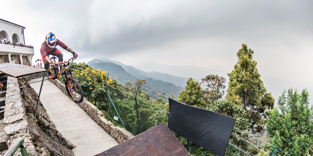 Urban downhill mountain bike racing: Get the insights