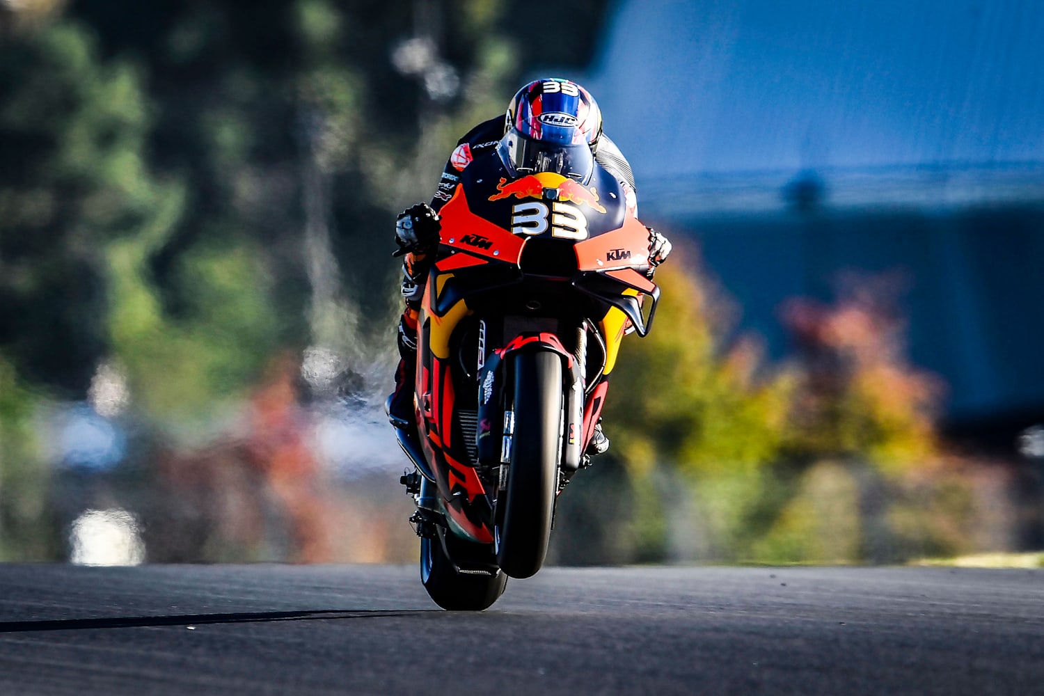 Brad Binder: Becoming 33 – Carrera de debut