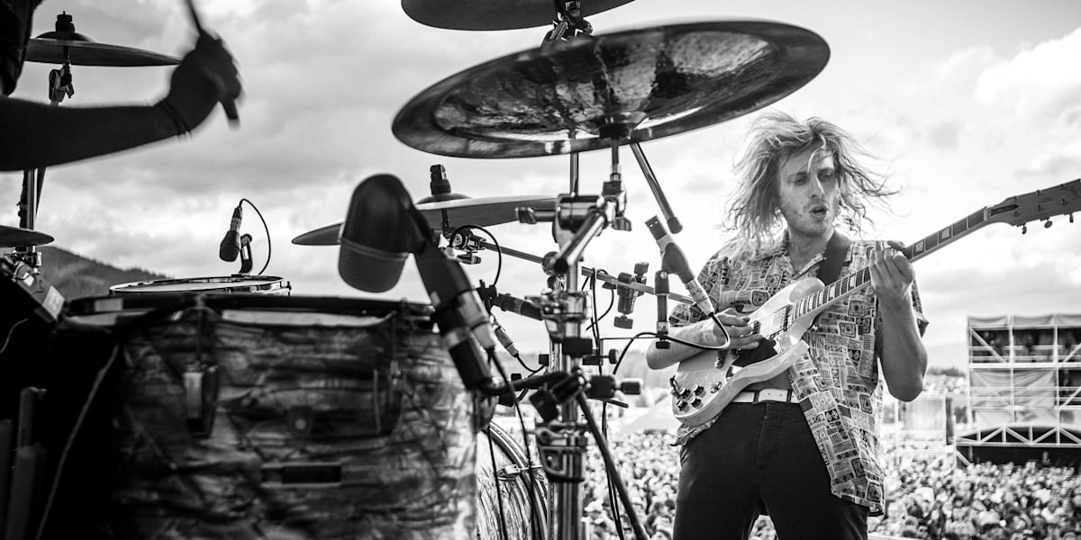 Dokument o kapele AWOLNATION s českými titulky