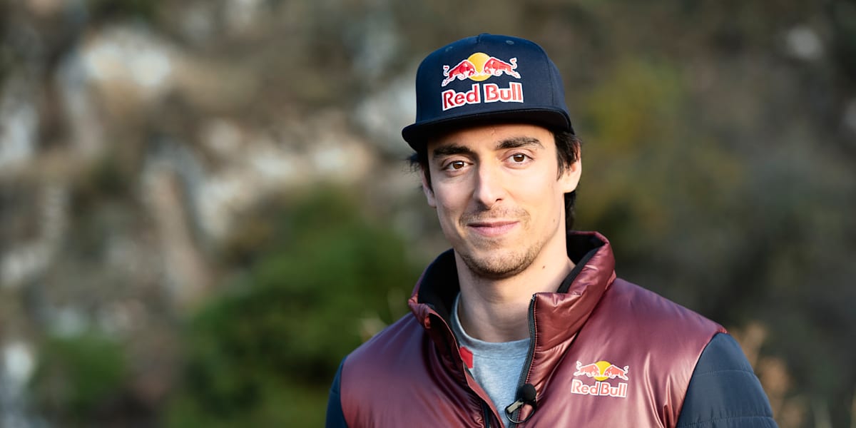 Dani Román: Wingsuit flying ++Red Bull Athlete Page++