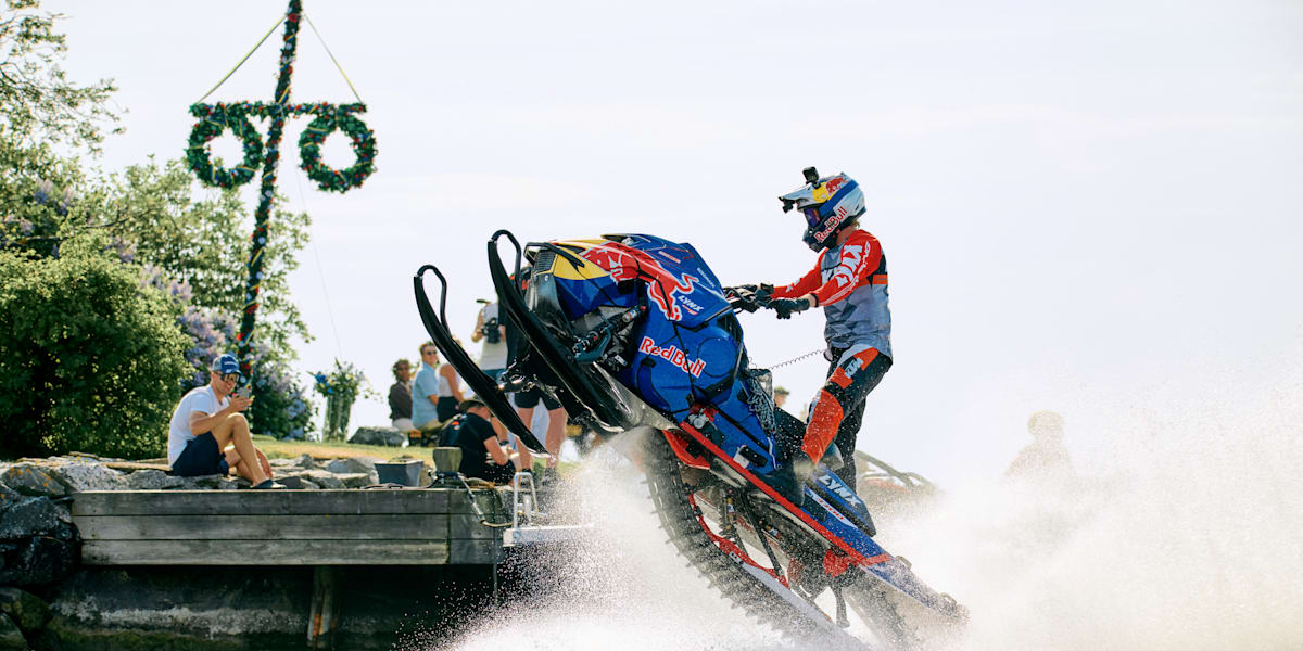 Andreas Bergmark: snowmobile ride on water in Stockholm