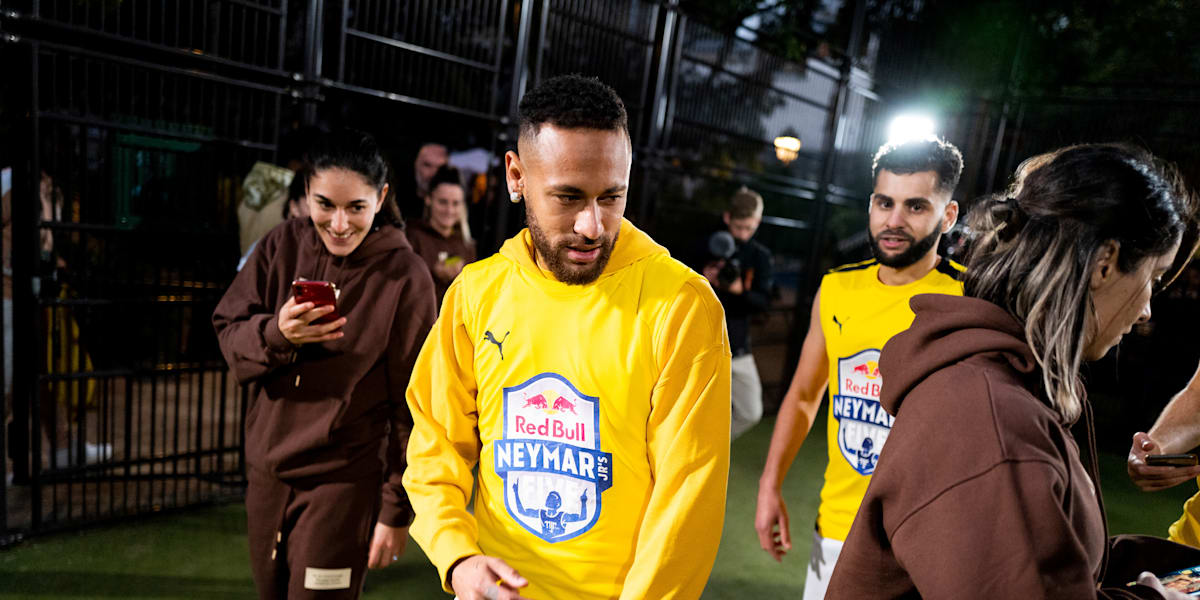 Neymar Jr: Interview on Pelé, Messi and World Cup