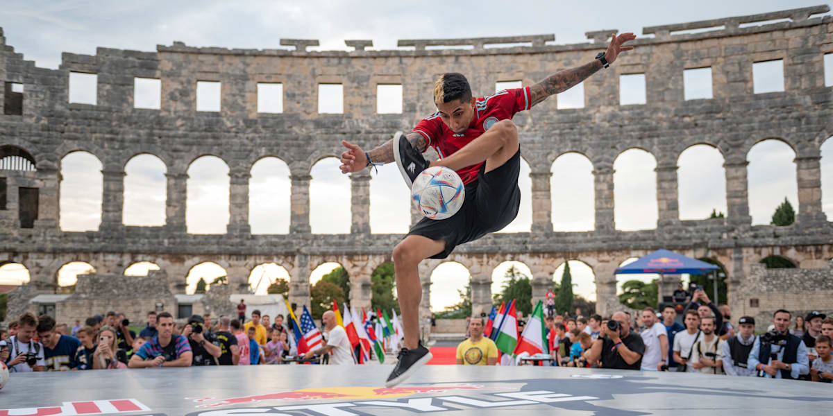 Freestyle football tricks: Beginner's tricks to learn