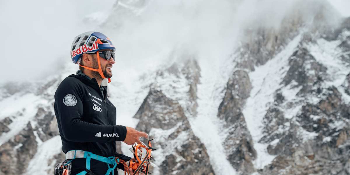 World first: Andrzej Bargiel just skied down Mount Everest