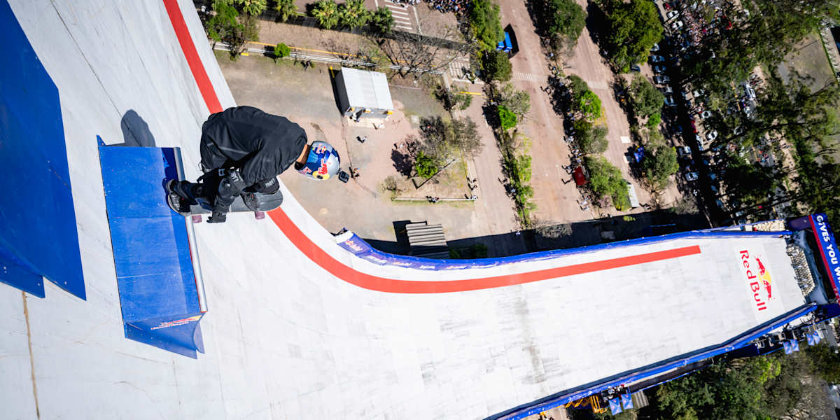 Red Bull Building Drop: Sandro Dias | Skateboarding