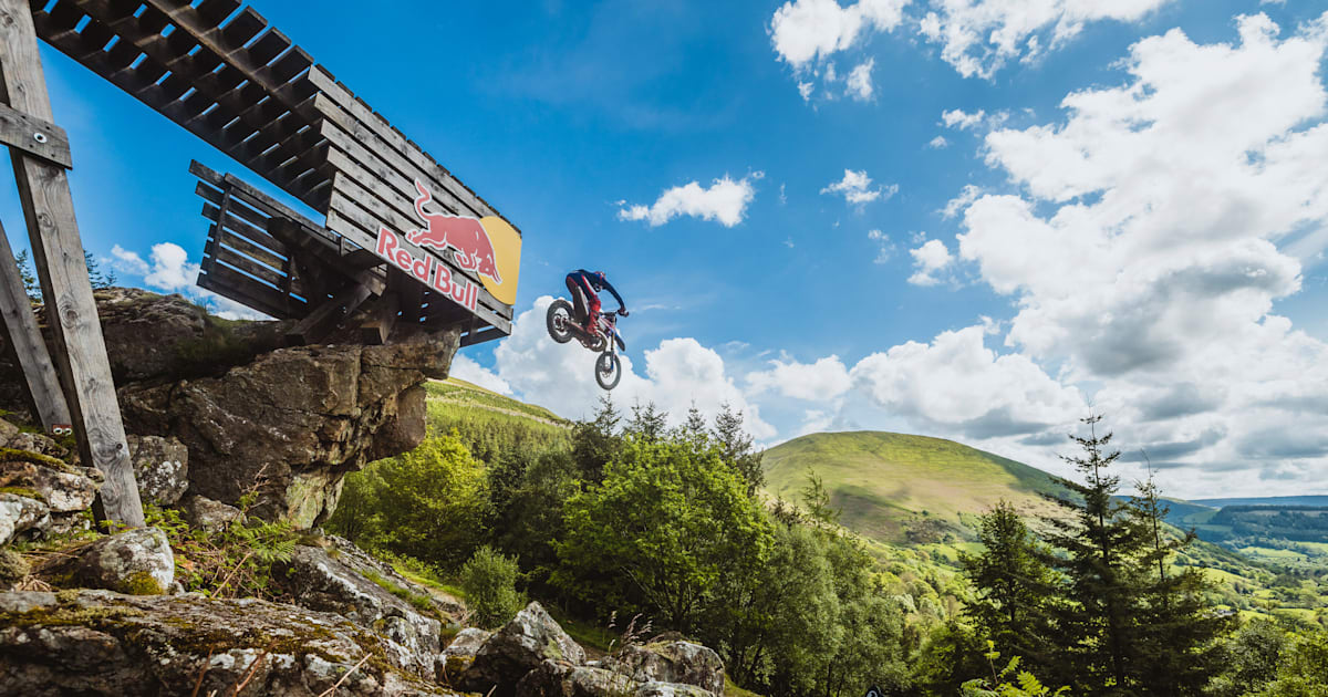 Red Bull Hardline 2024: Jonny Walker tackles the course