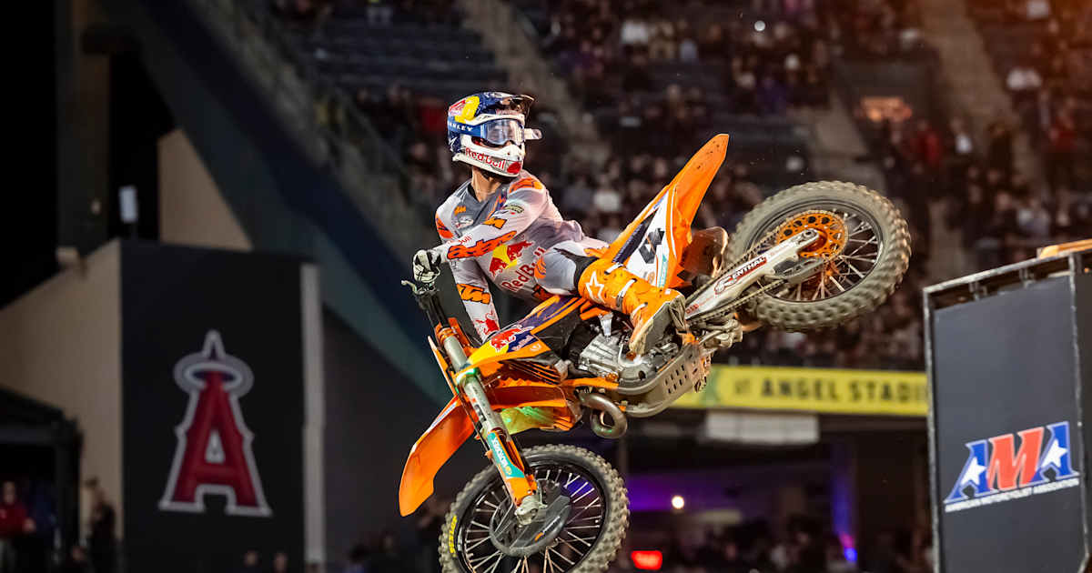 Race One | Supercross film