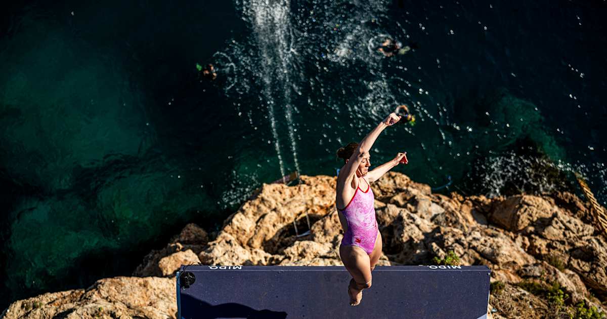 How elite cliff diving balance risk and reward