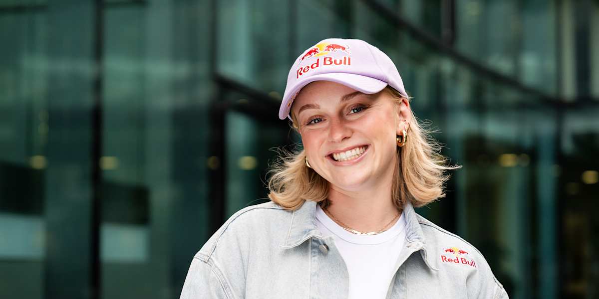 Canadian Emma Maltais Plays for the Love of the Game