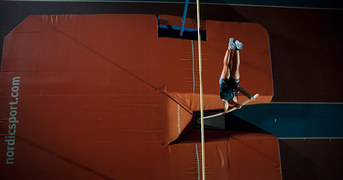 pole vault jump technique