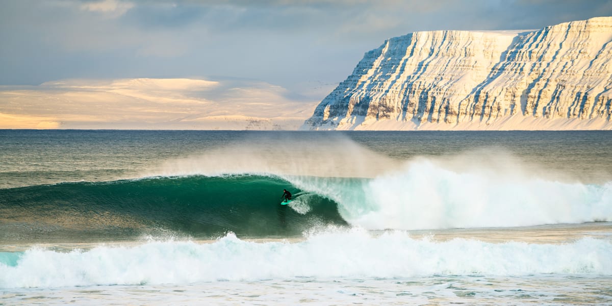 Under an Arctic Sky: Islandia – surf film