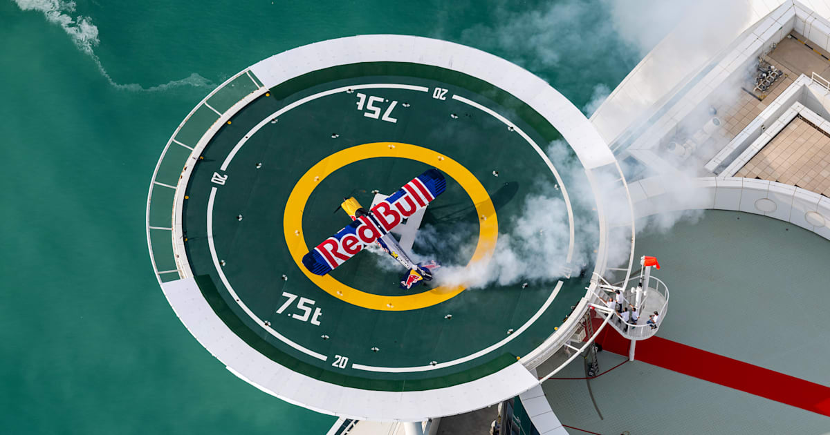 Bullseye helipad plane landing