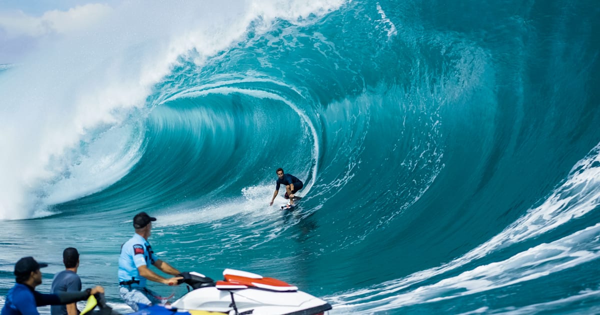 Surf à Teahupo’o sur le premier gros swell de la saison