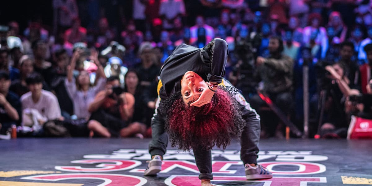 Red Bull BC One: Sarah Bee vs MIMz – B-Girl Round of 16
