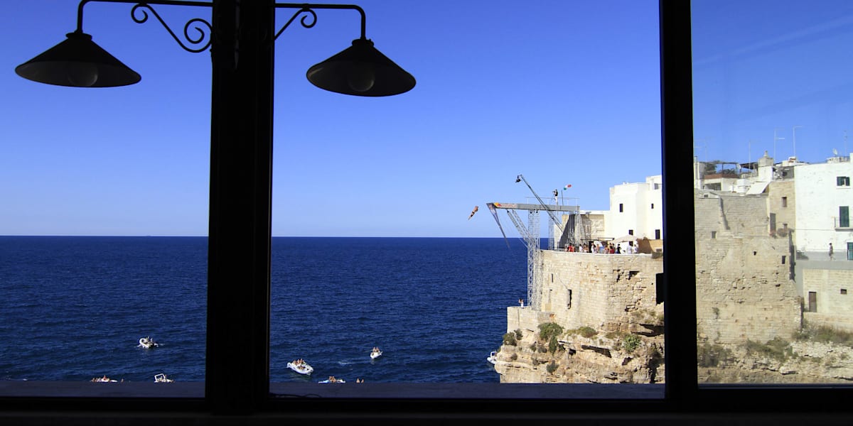 red-bull-cliff-diving-2010-polignano-a-mare