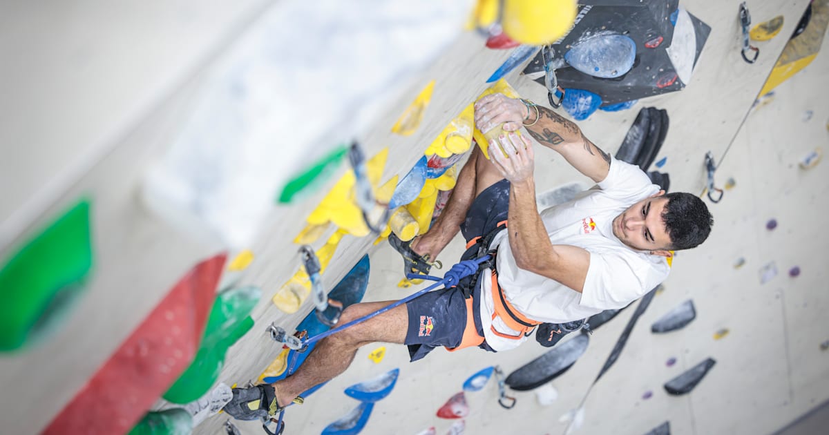 Bouldering versus climbing: what's the difference?
