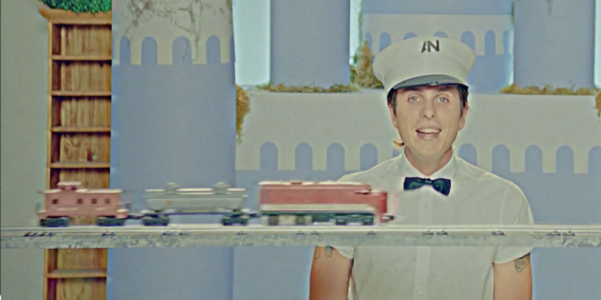 AWOLNATION: Kill Your Heroes – Red Bull Records video