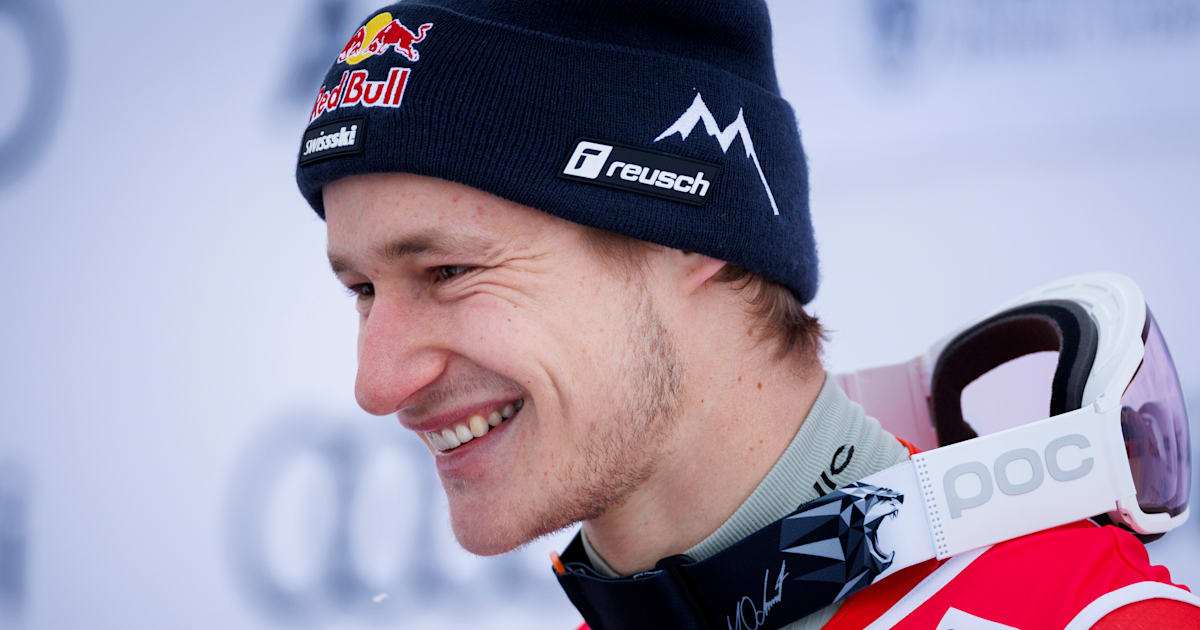 Marco Odermatt conquiert le monde du ski avec charme