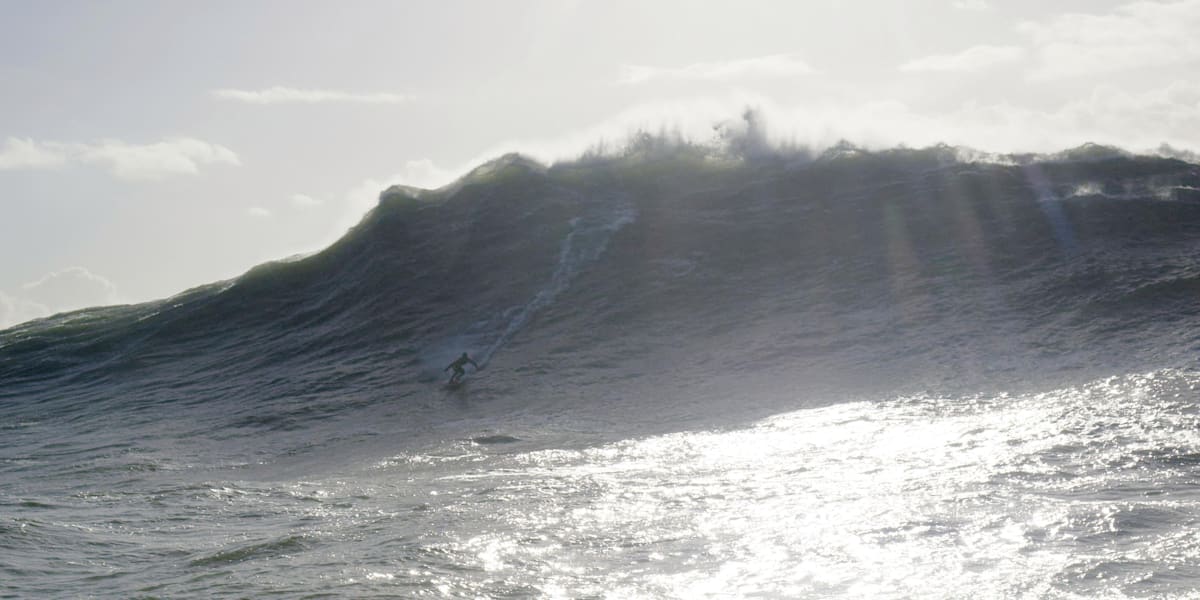 Sessions: Surfing Winter Storm Helena at Nazaré – video