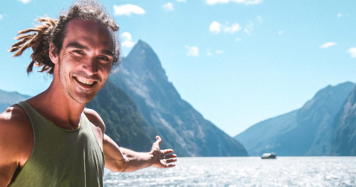 Мандрівник та зірка YouTube Fun For Louis