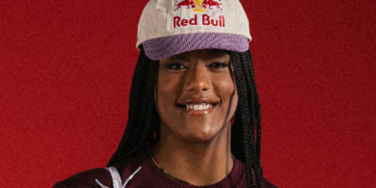 Laila Edwards: Ice Hockey | Red Bull Athlete Profile