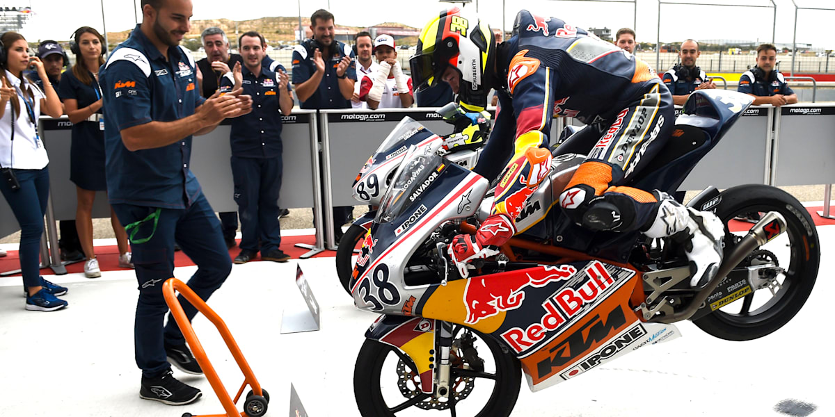 Get Ready to Race S1 E3: Race bike suspension – video