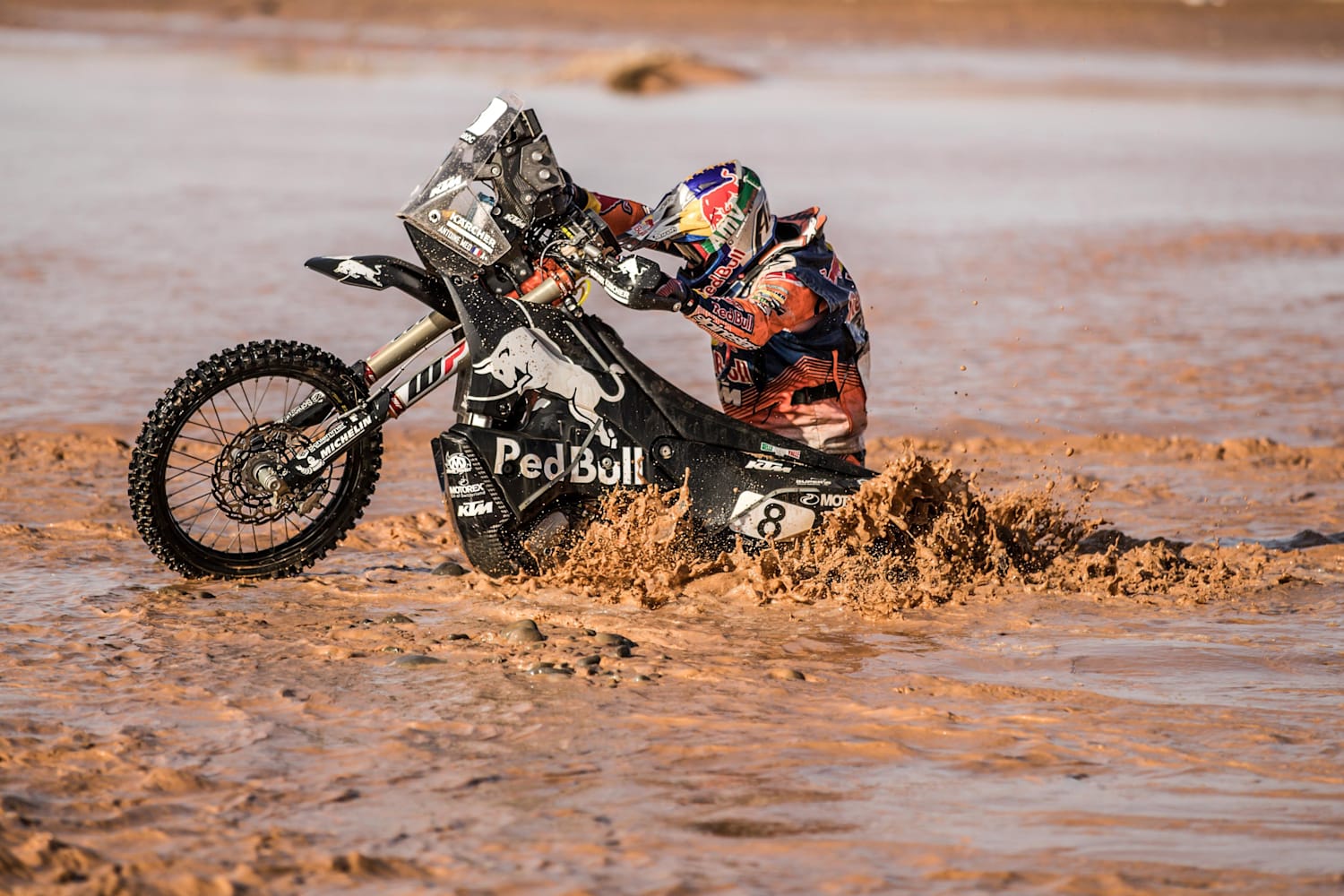 Rally Raid: Bikes fall into river in Morocco ++video++
