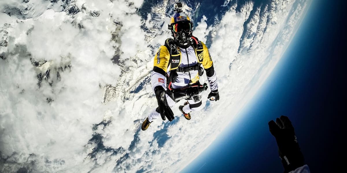 wingsuit flying mont blanc