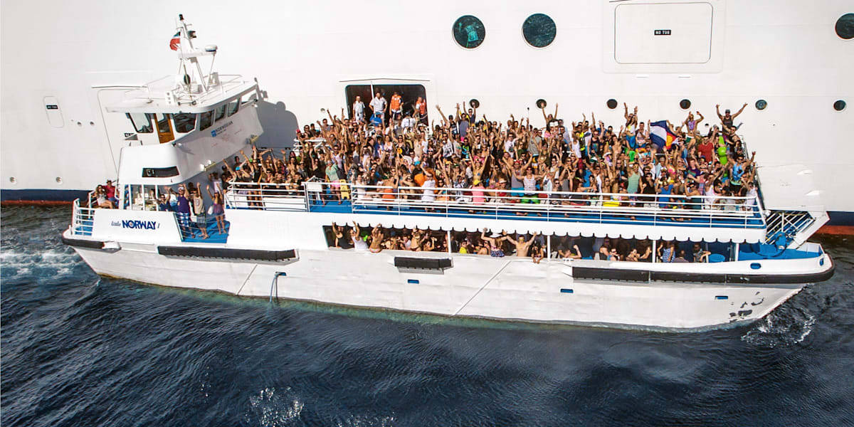 Holy Ship! y a toda máquina